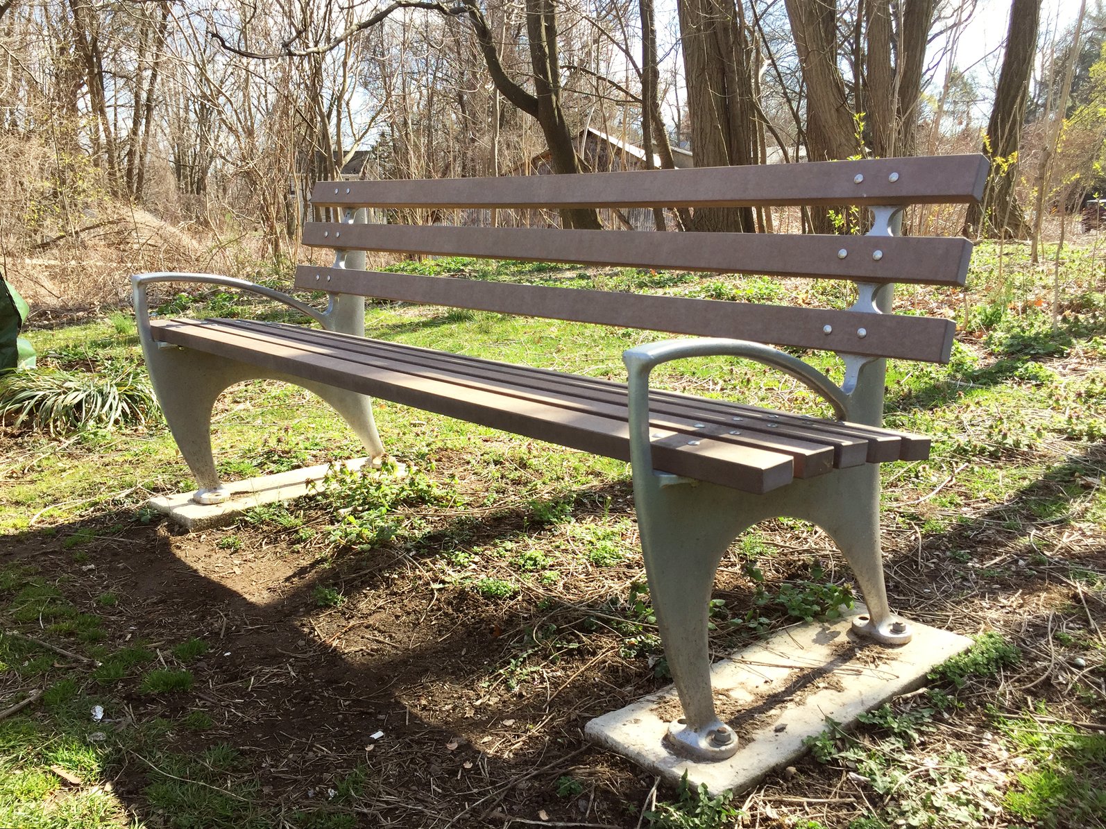 20-year-old Richlite Countertops Upcycled into a Park Bench
